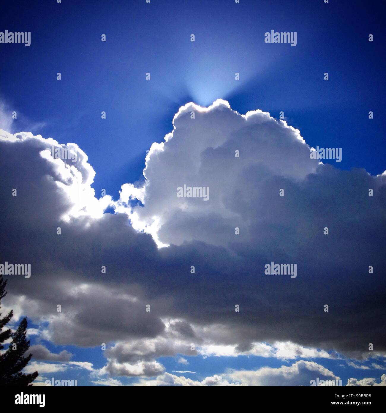 Sky sun rays hi-res stock photography and images - Alamy