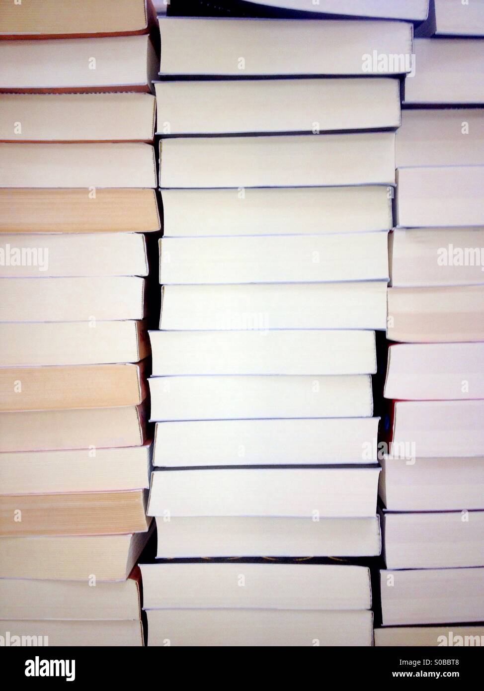 Piled books hi-res stock photography and images - Alamy