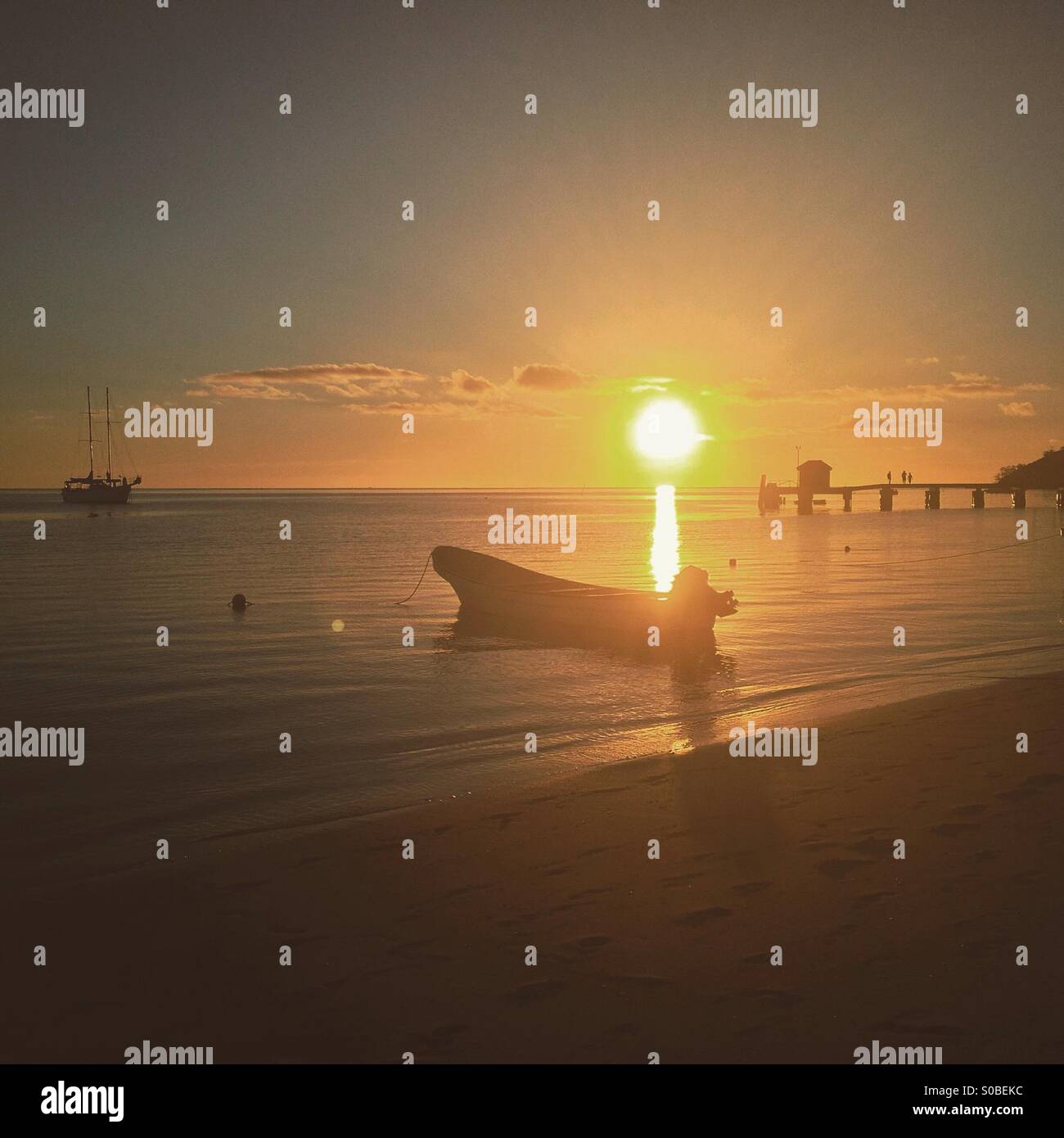 Sunset in fiji hi-res stock photography and images - Alamy