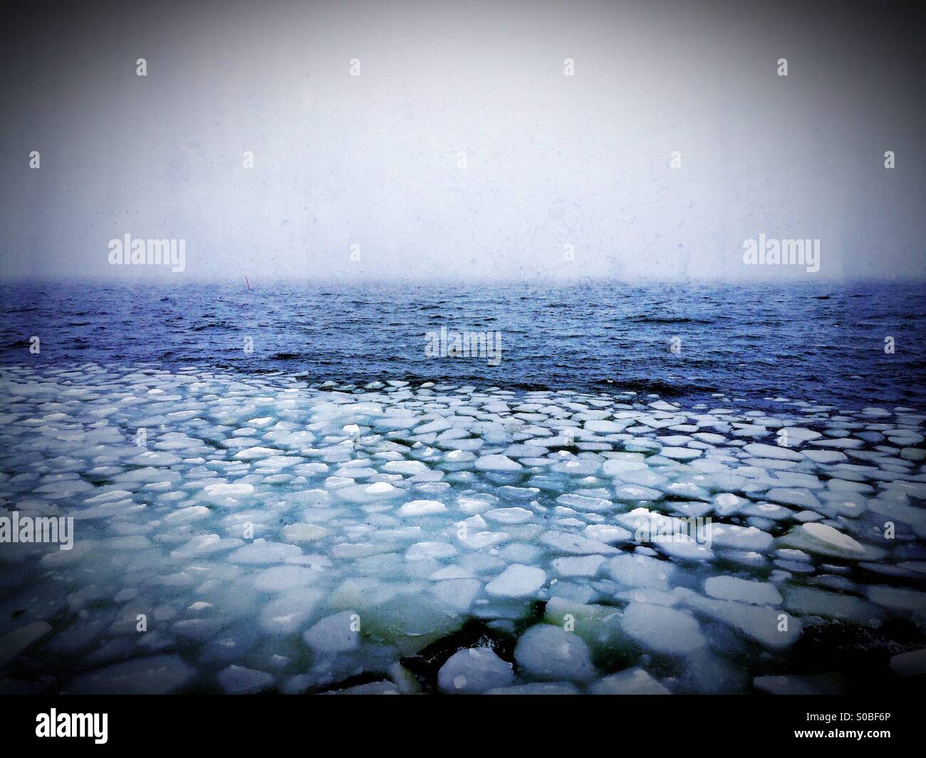 Artic sea ice hi-res stock photography and images - Alamy