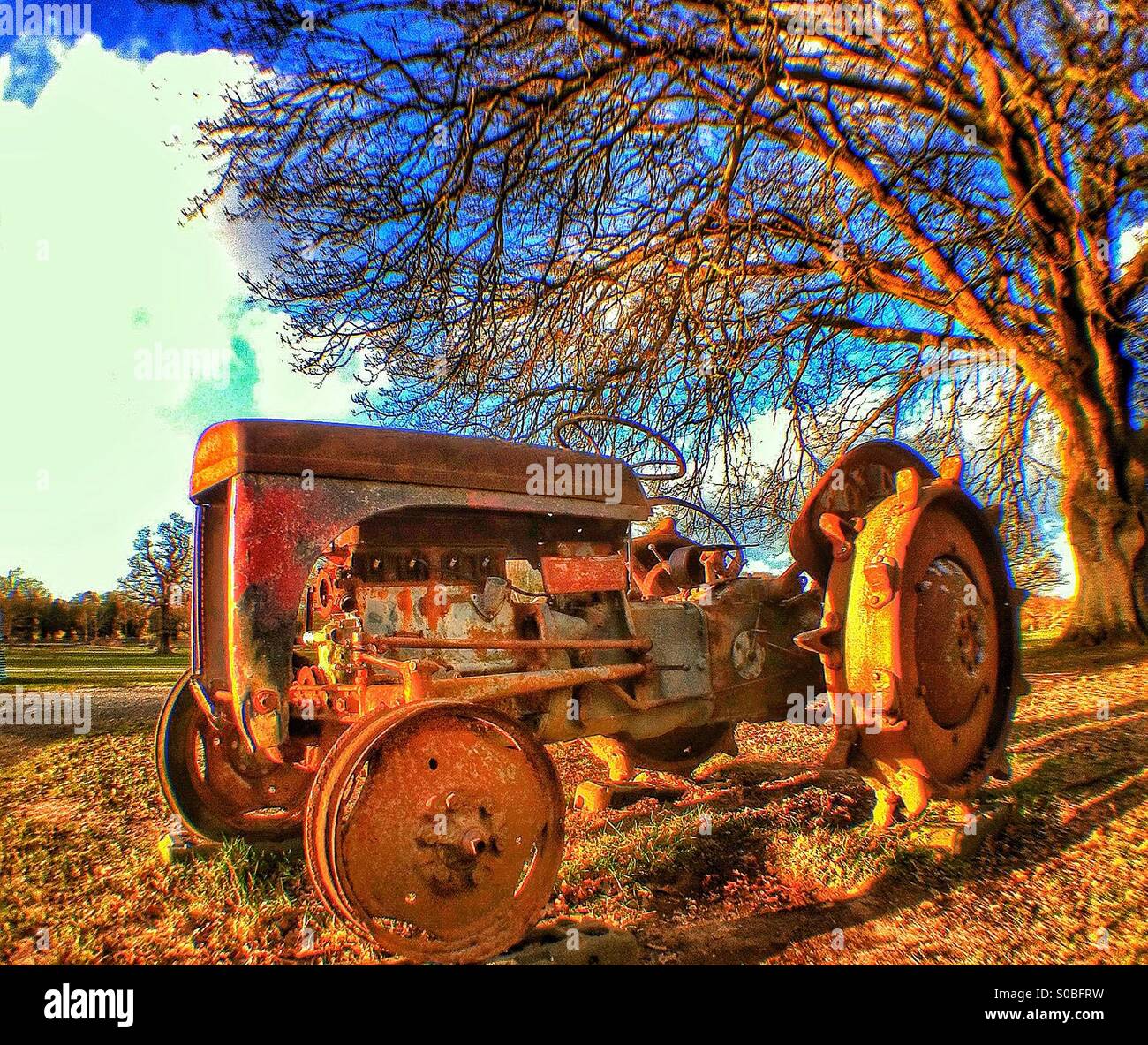 Rusty tractor hi-res stock photography and images - Alamy