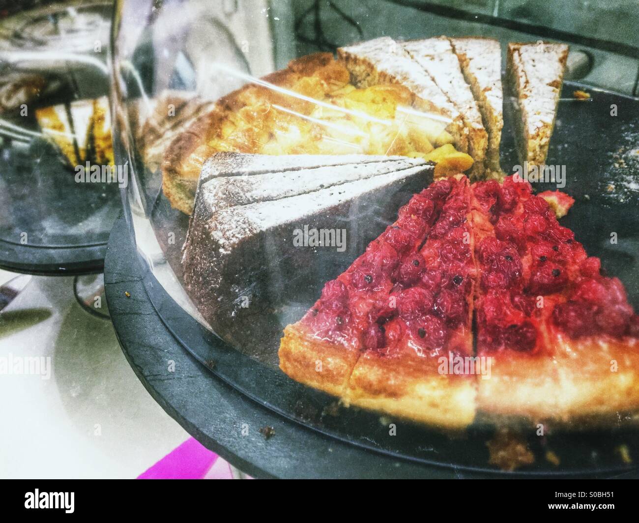 Cake tour hi-res stock photography and images - Alamy