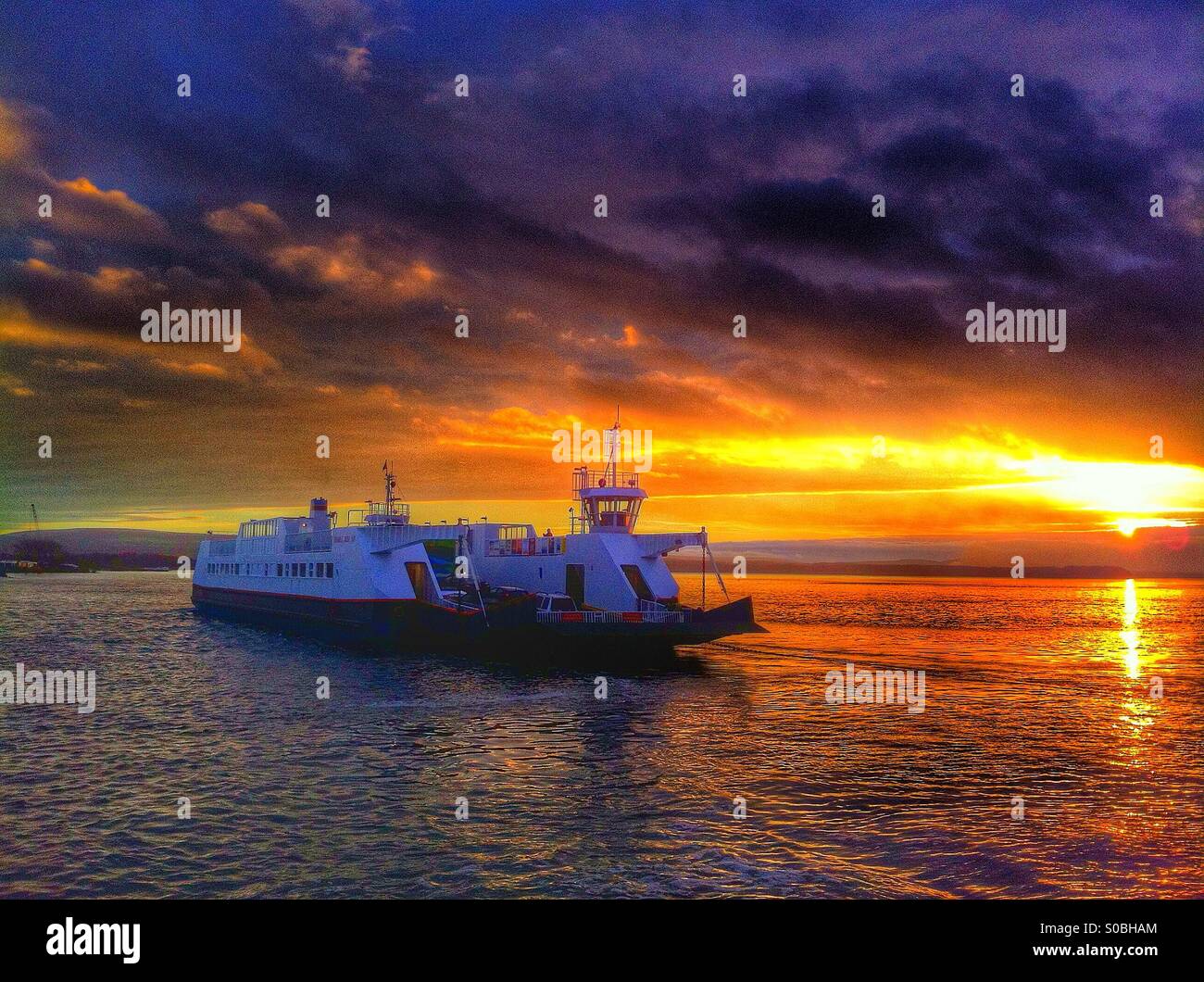 Sandbanks chain ferry shell bay hi-res stock photography and images - Alamy