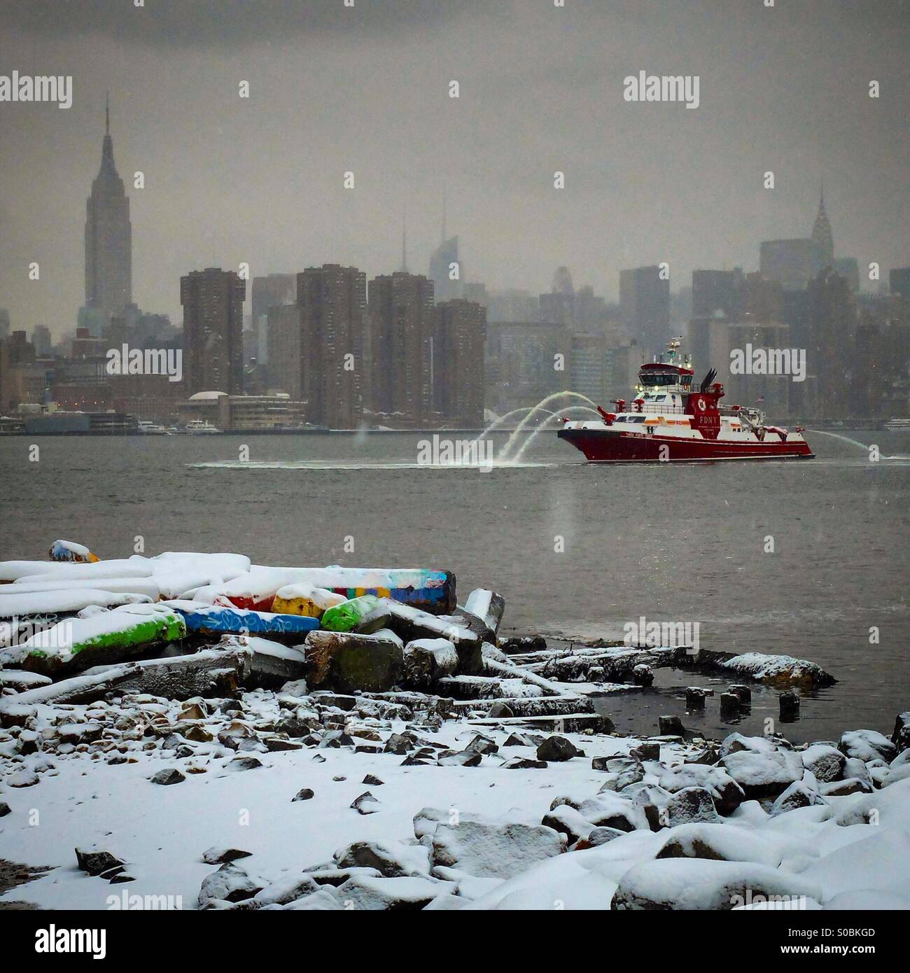 Fdny Fire Boat High Resolution Stock Photography and Images - Alamy