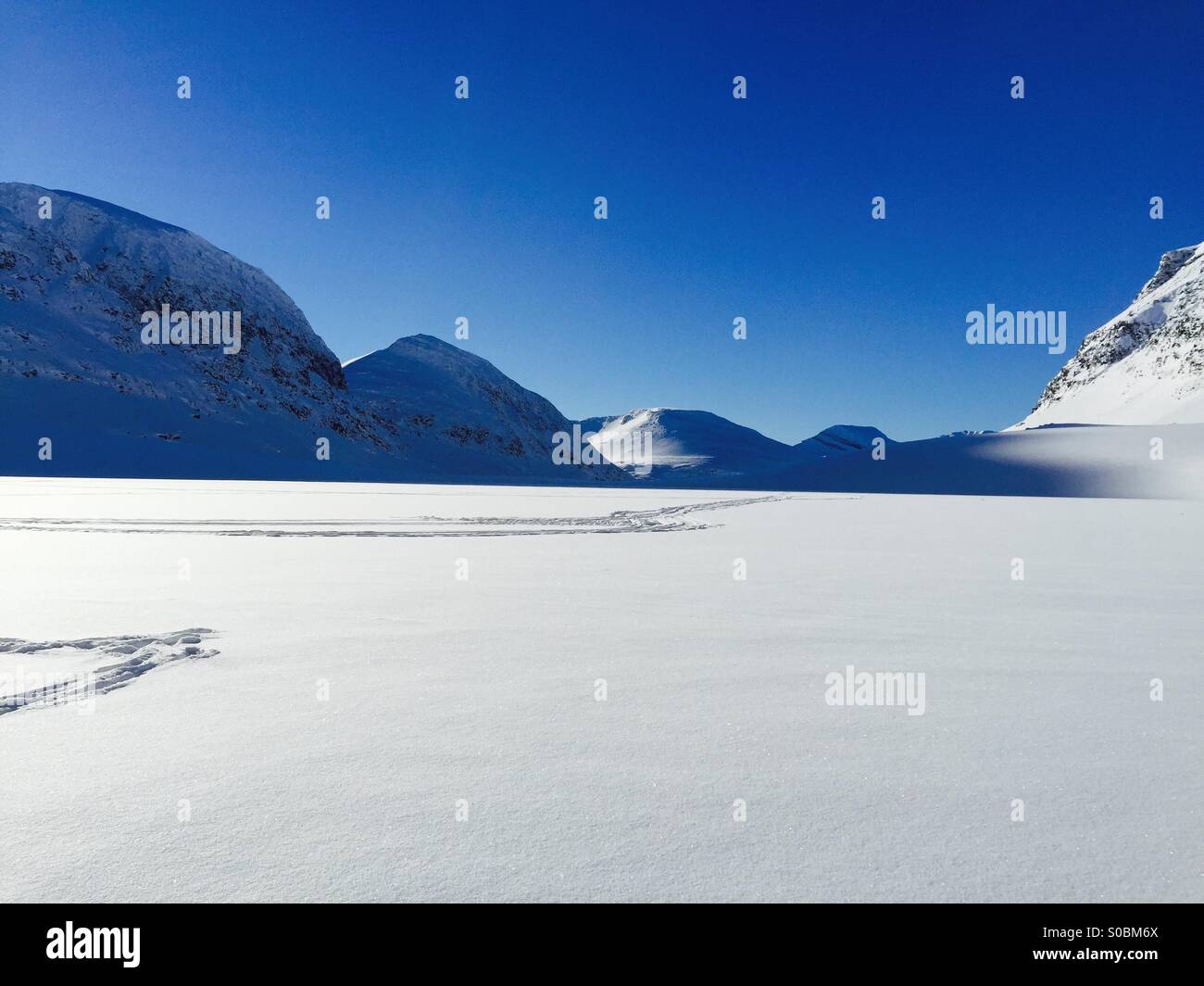 Frozen mountains hi-res stock photography and images - Alamy
