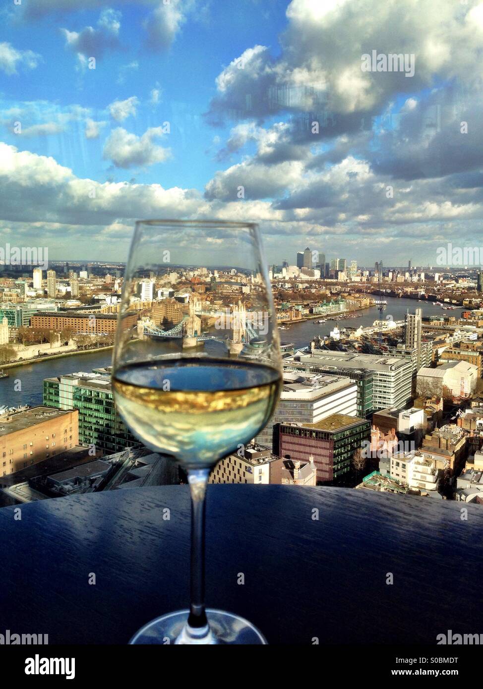 Wine glass river thames hi-res stock photography and images - Alamy