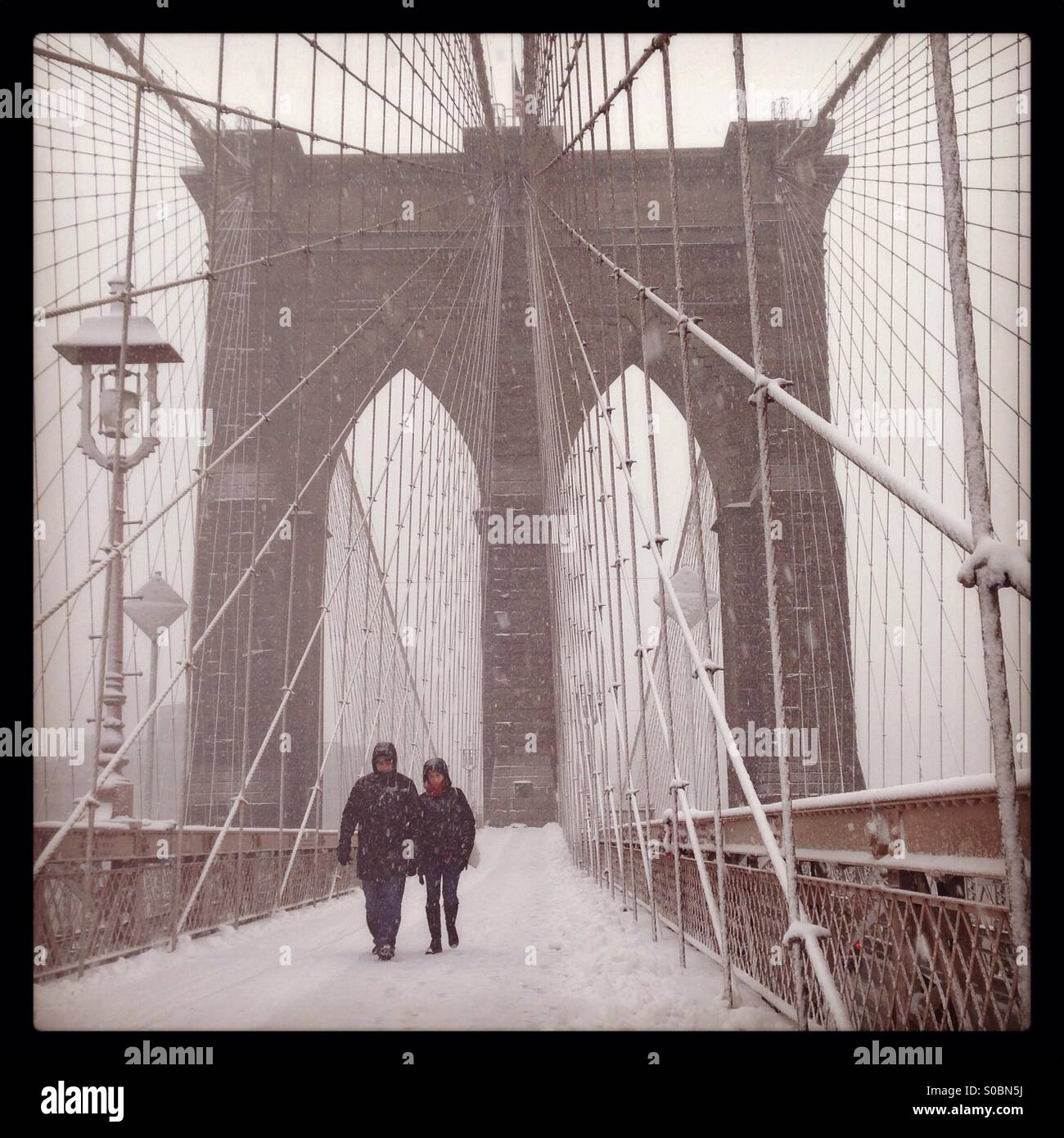 Brooklyn Bridge in the snow Stock Photo - Alamy