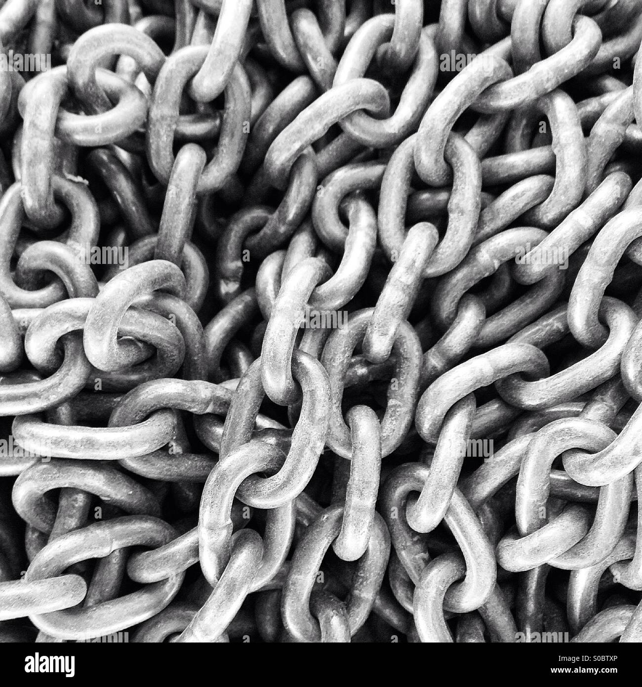 Linked chain hi-res stock photography and images - Alamy