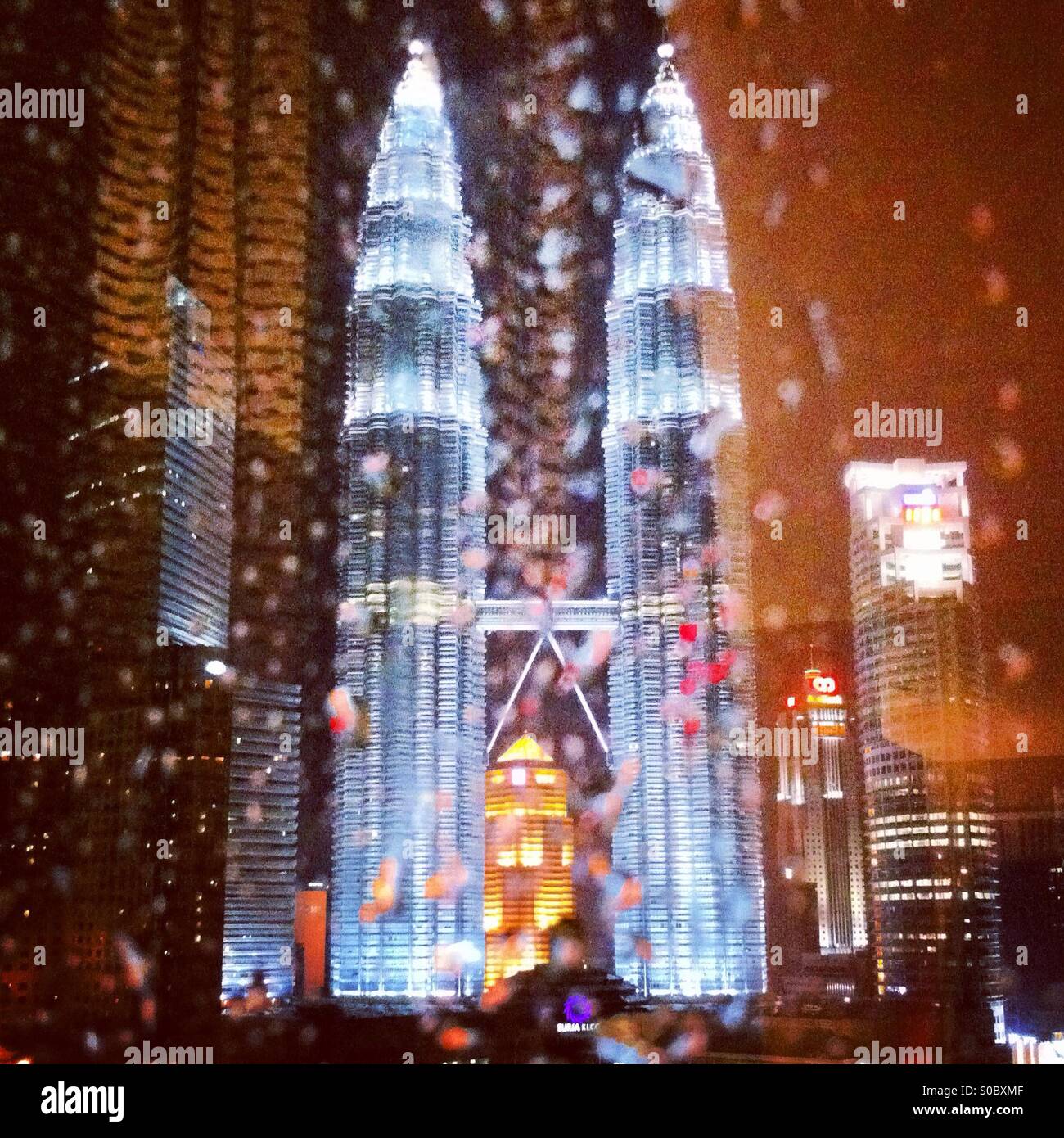 KLCC Center by night Stock Photo - Alamy