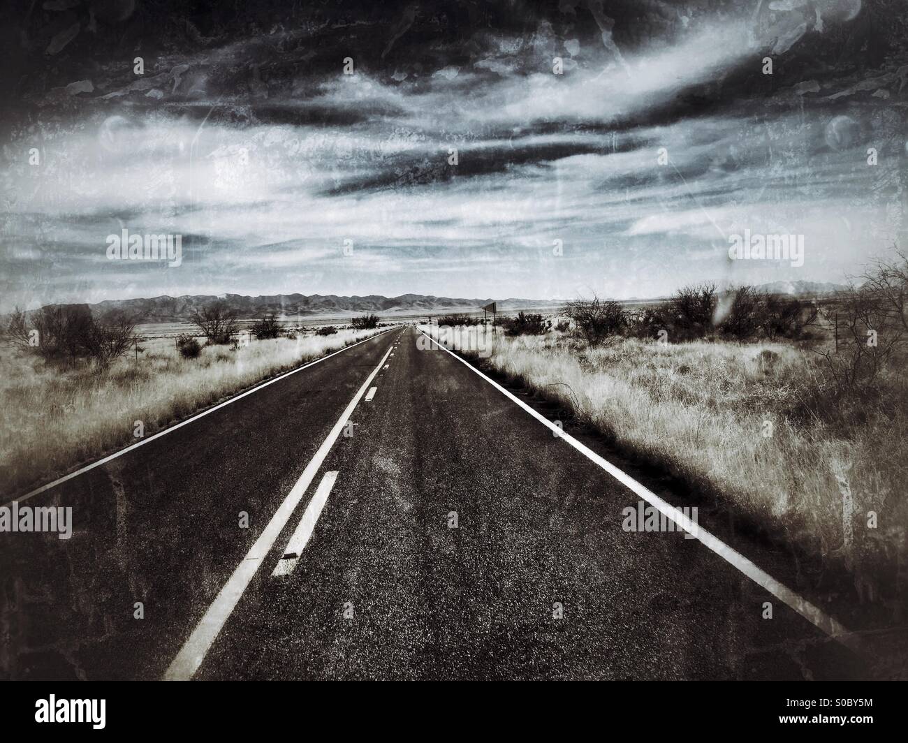 Highway perspective hi-res stock photography and images - Alamy