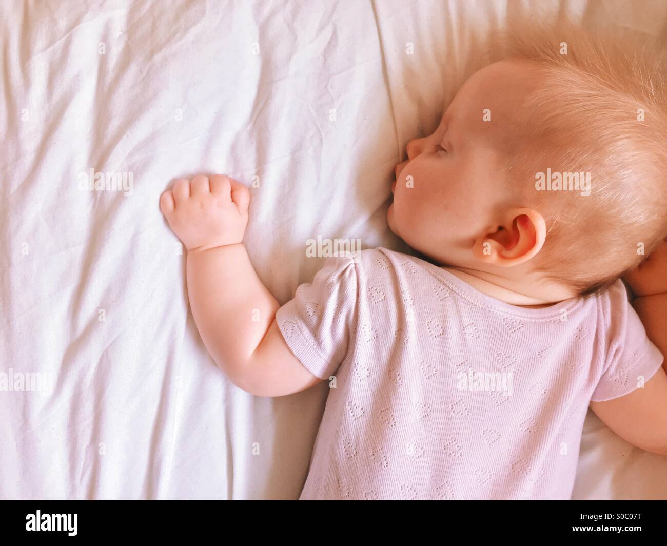 Sleeping baby hi-res stock photography and images - Alamy