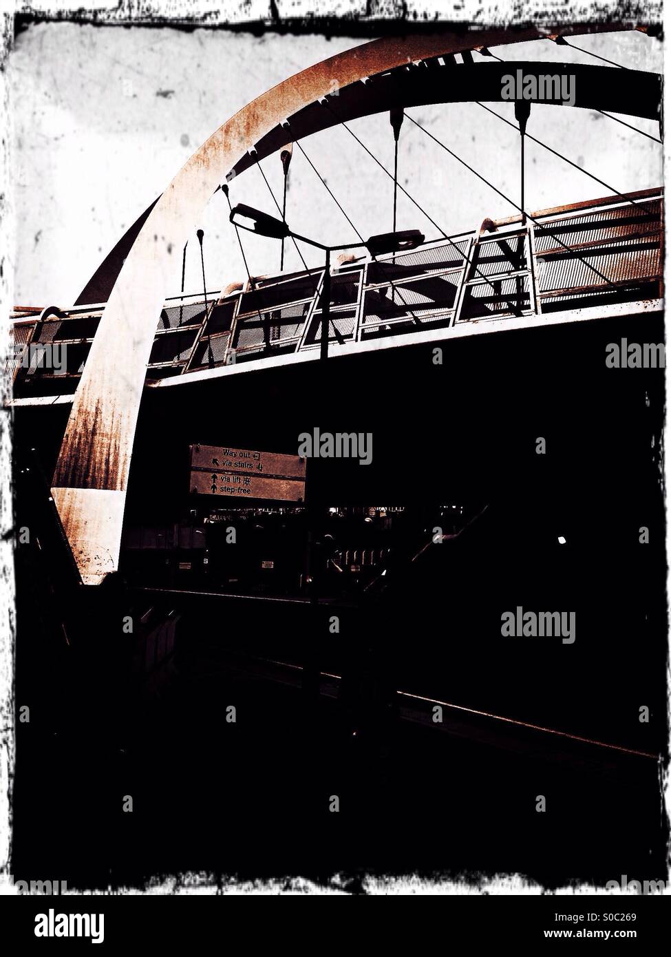 White horse bridge footbridge hi-res stock photography and images - Alamy