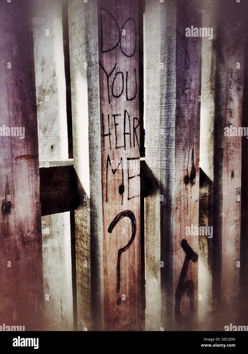 Ask questions graffiti hi-res stock photography and images - Alamy