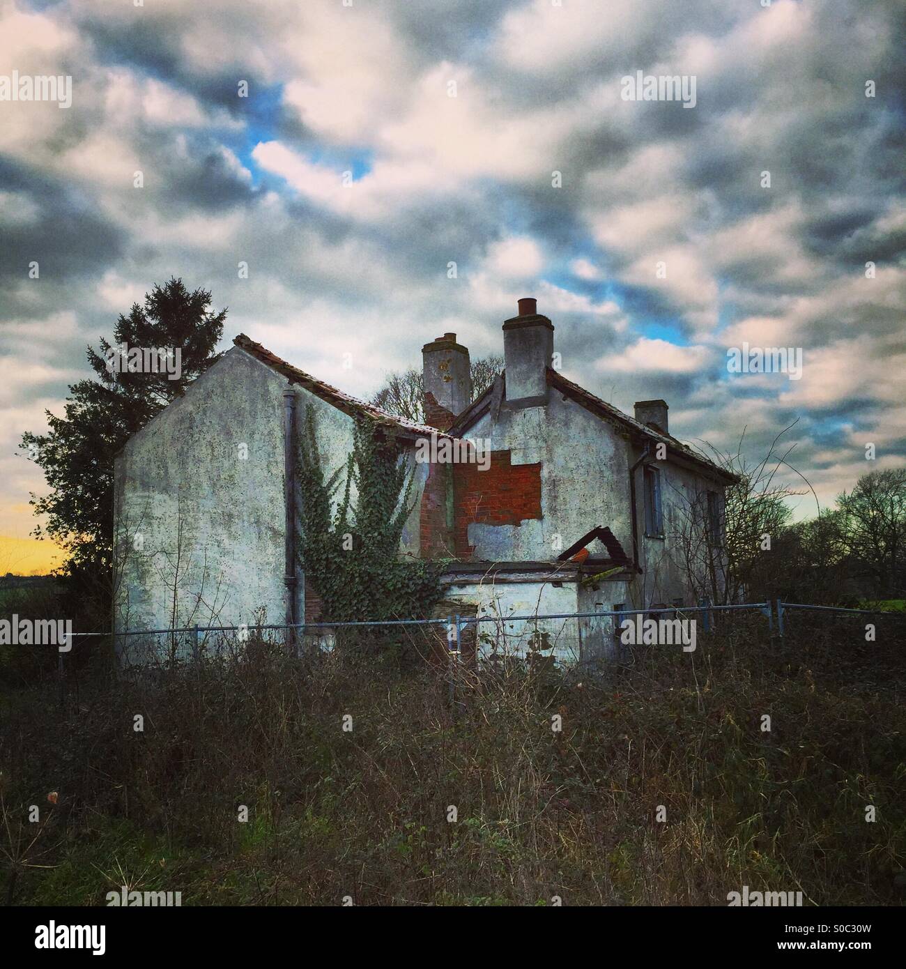 Derelict empty sad house hi-res stock photography and images - Alamy