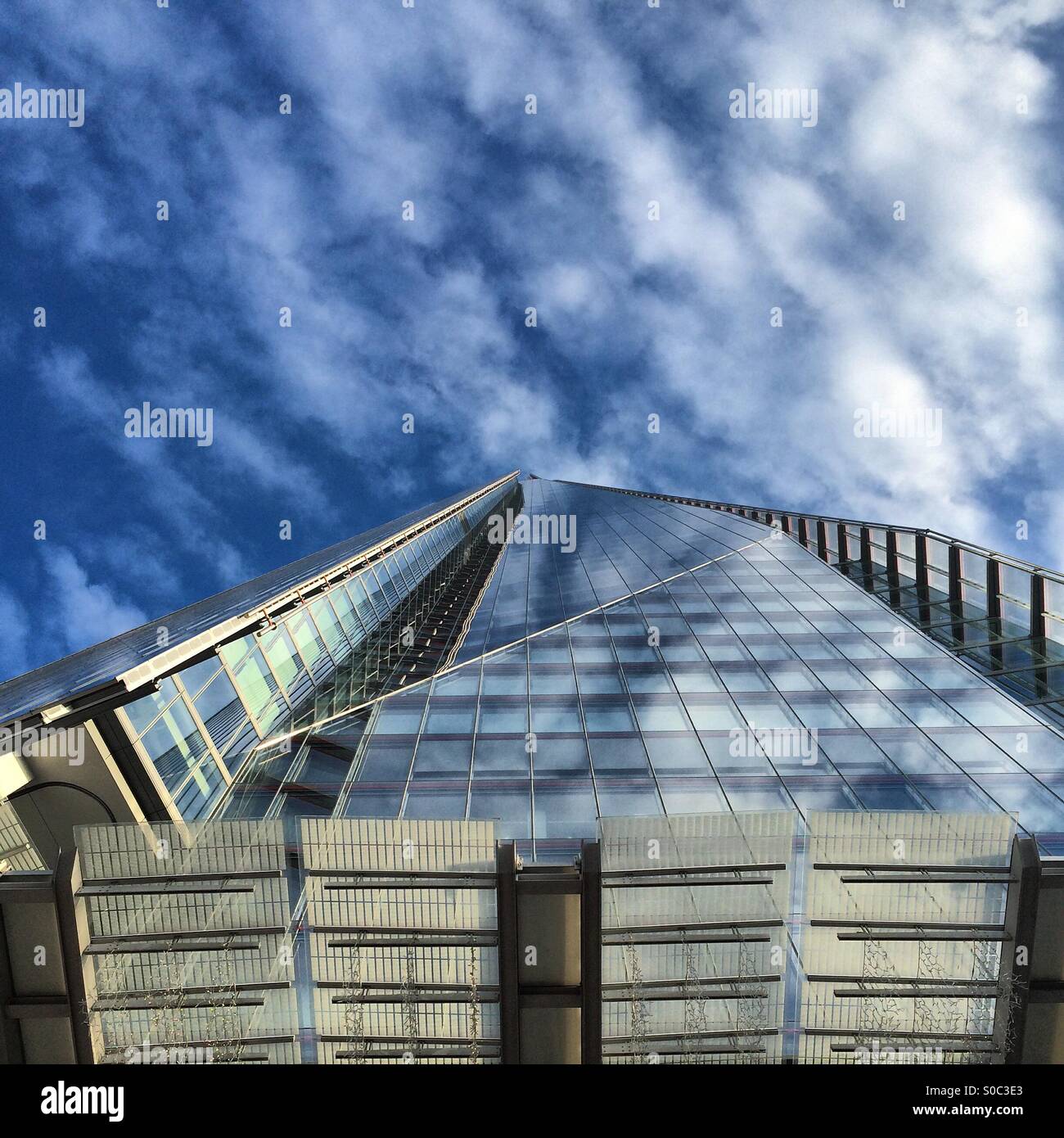Looking up the shard hi-res stock photography and images - Alamy