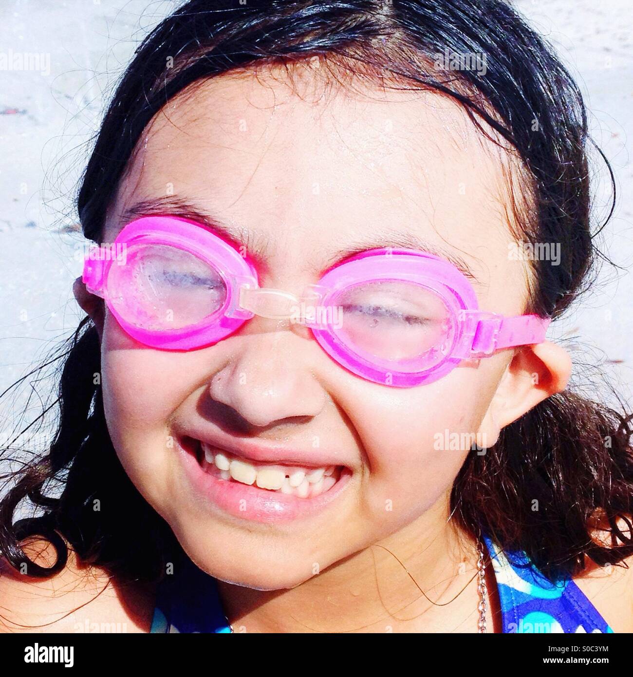 Girl squinting sun hi-res stock photography and images - Alamy