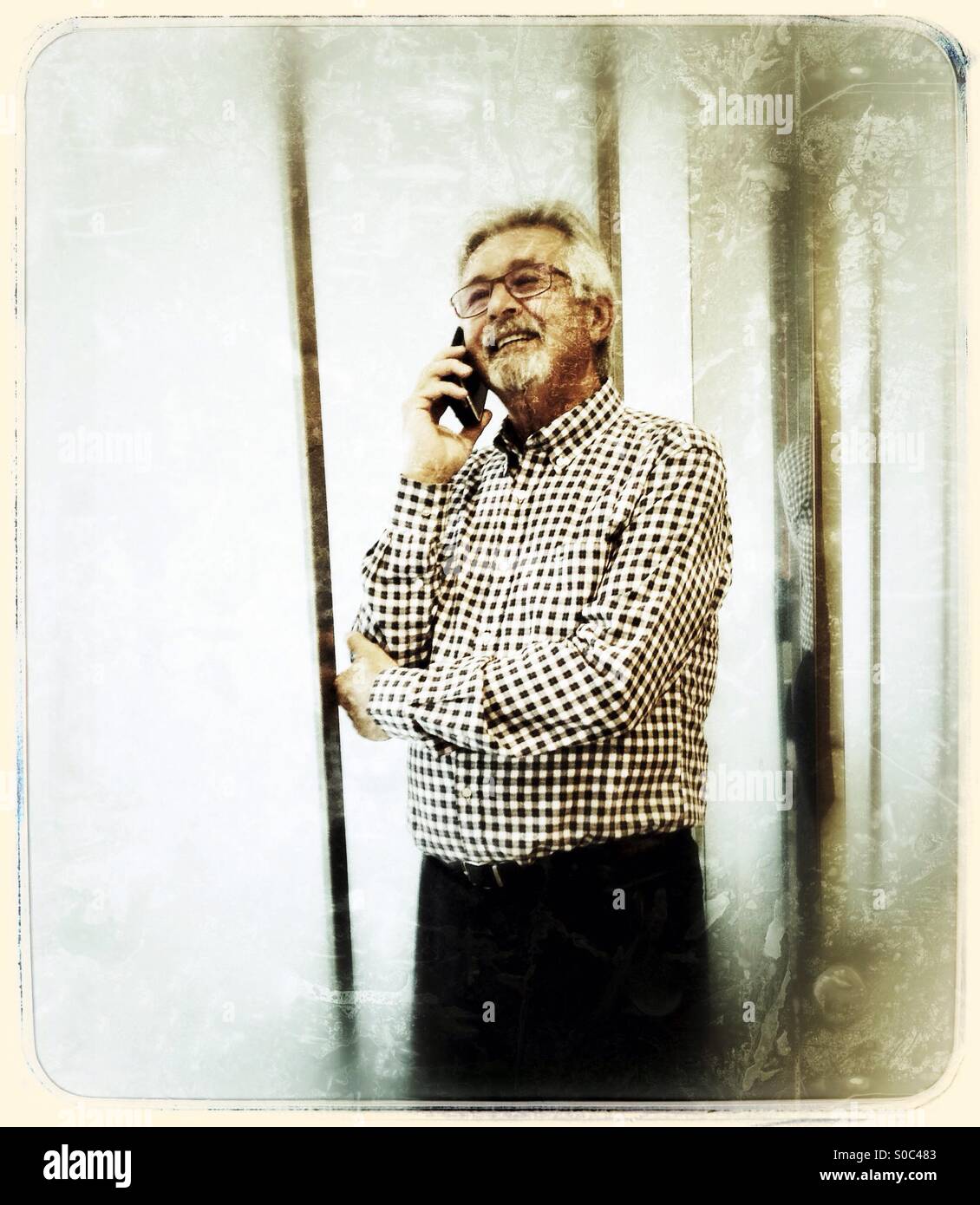Talking to old man hi-res stock photography and images - Alamy