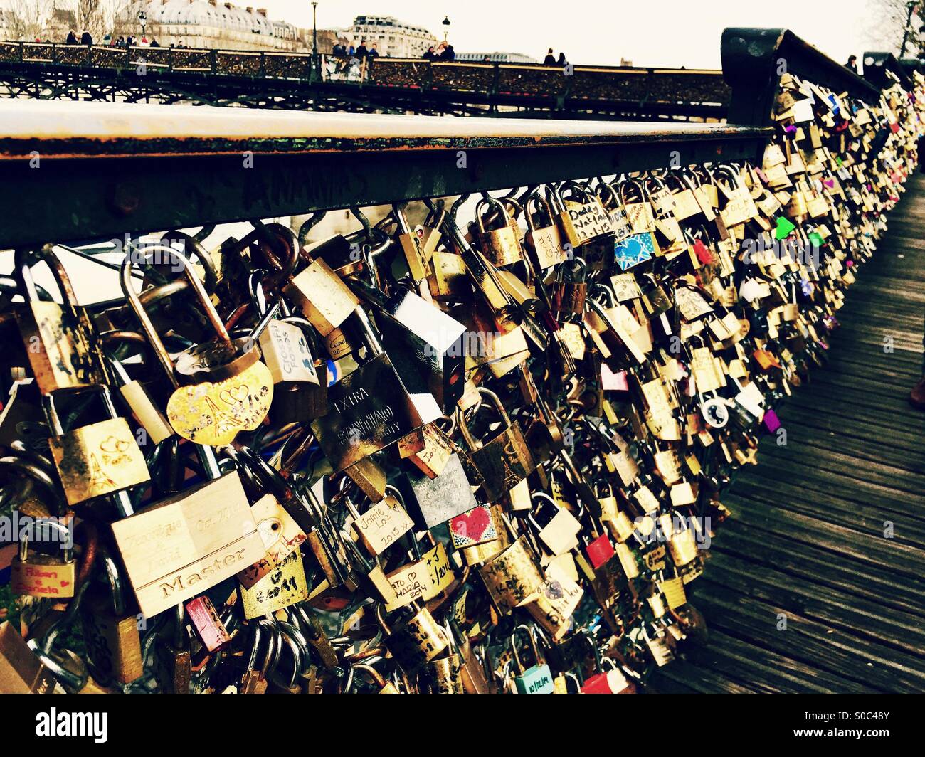 Parisian bridge locks hi-res stock photography and images - Alamy