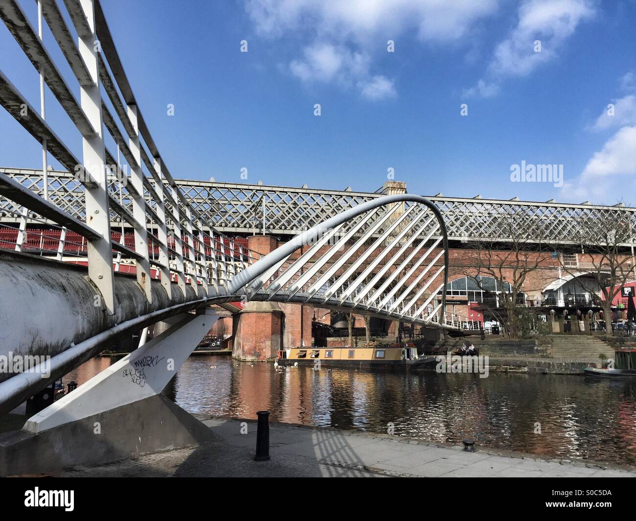 Castlefield lock hi-res stock photography and images - Alamy