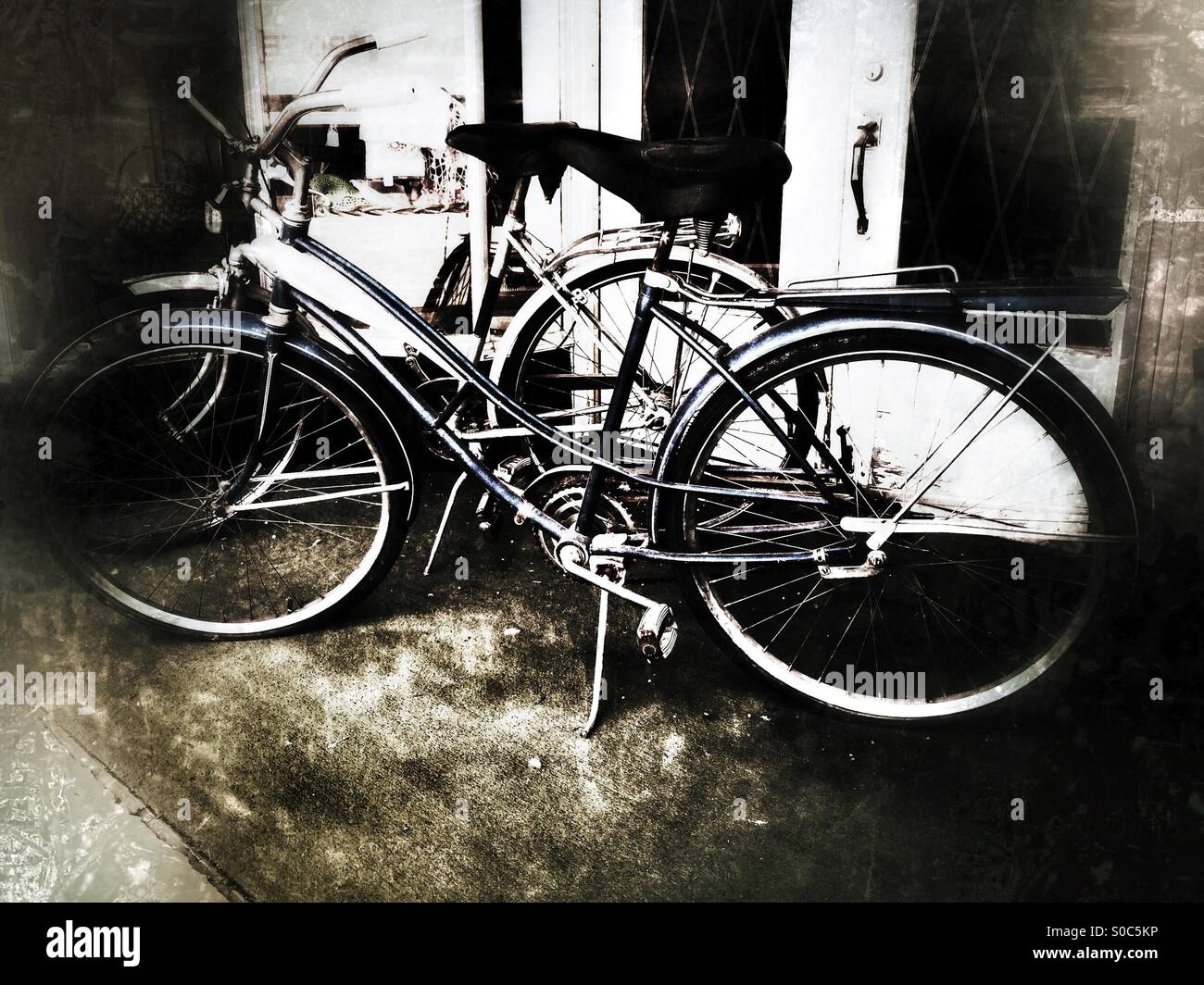 Antique bicycles hi-res stock photography and images - Alamy