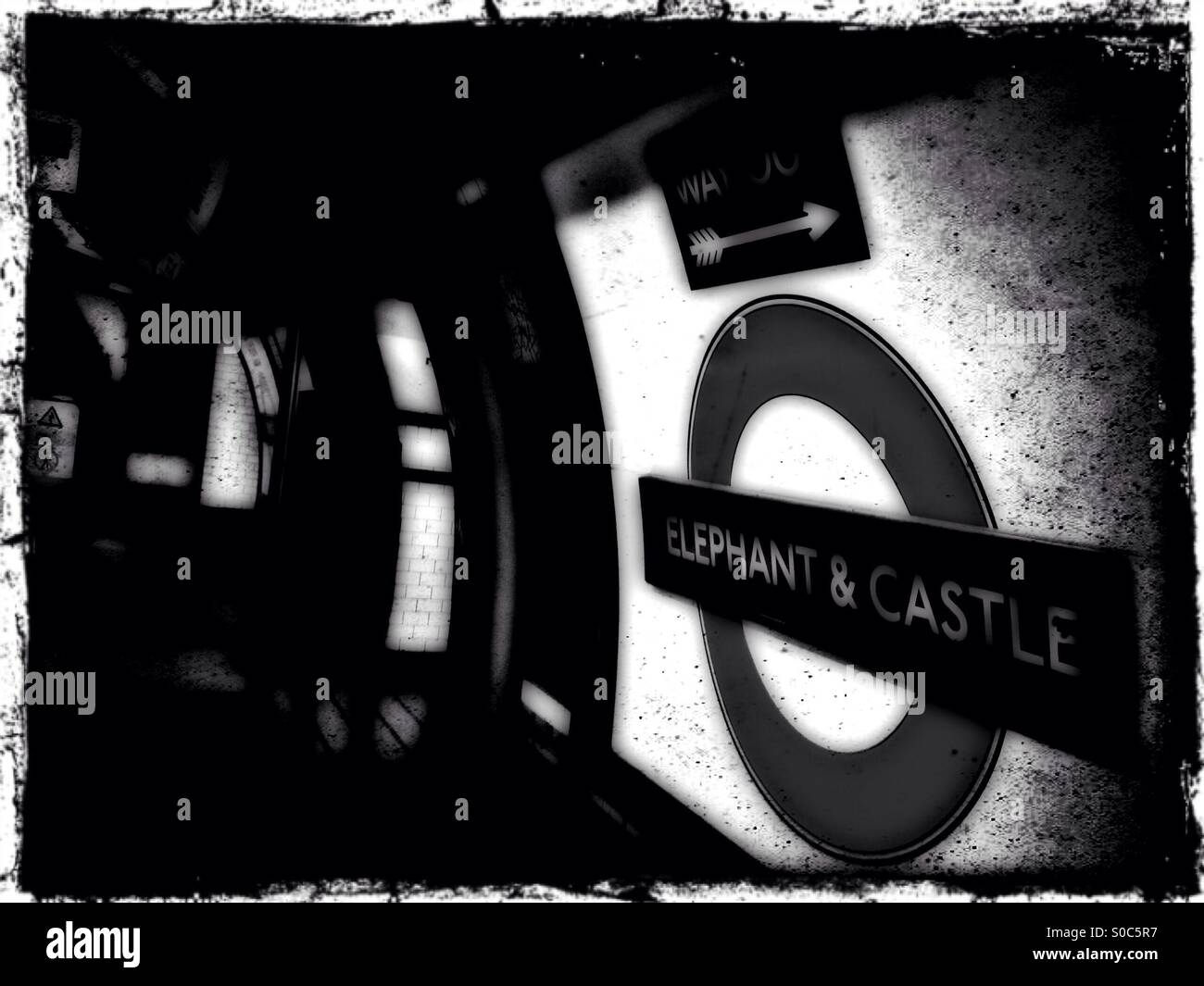 Elephant and castle underground station london hi-res stock photography ...