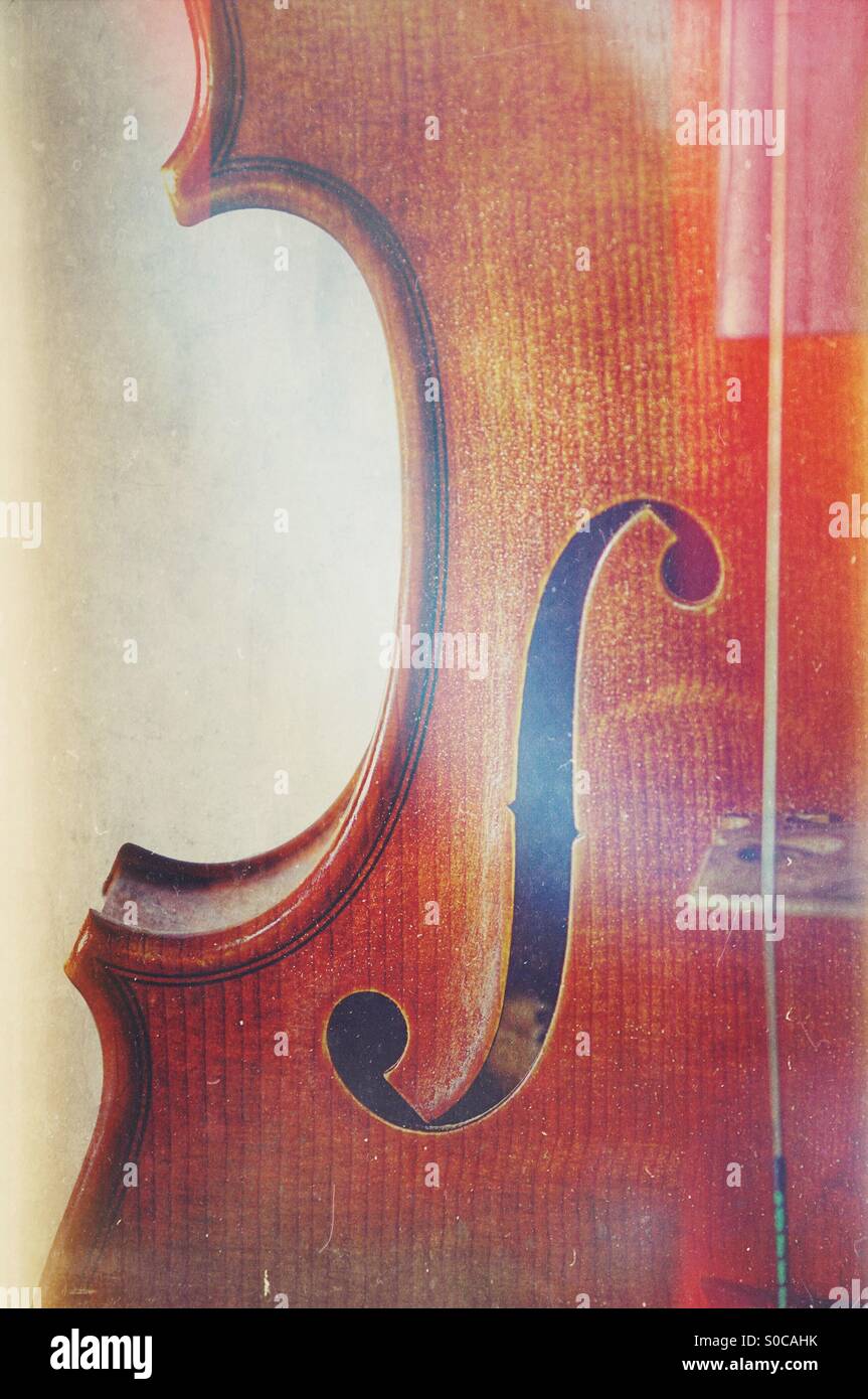 Violin section hi-res stock photography and images - Alamy