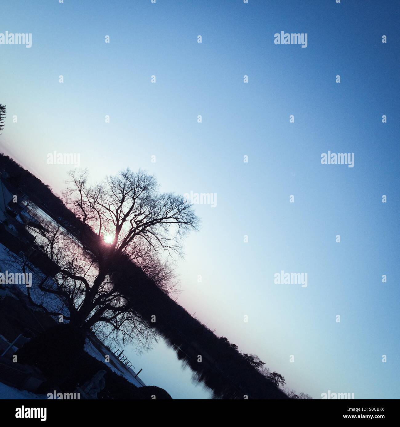 Centered sunrise hi-res stock photography and images - Alamy