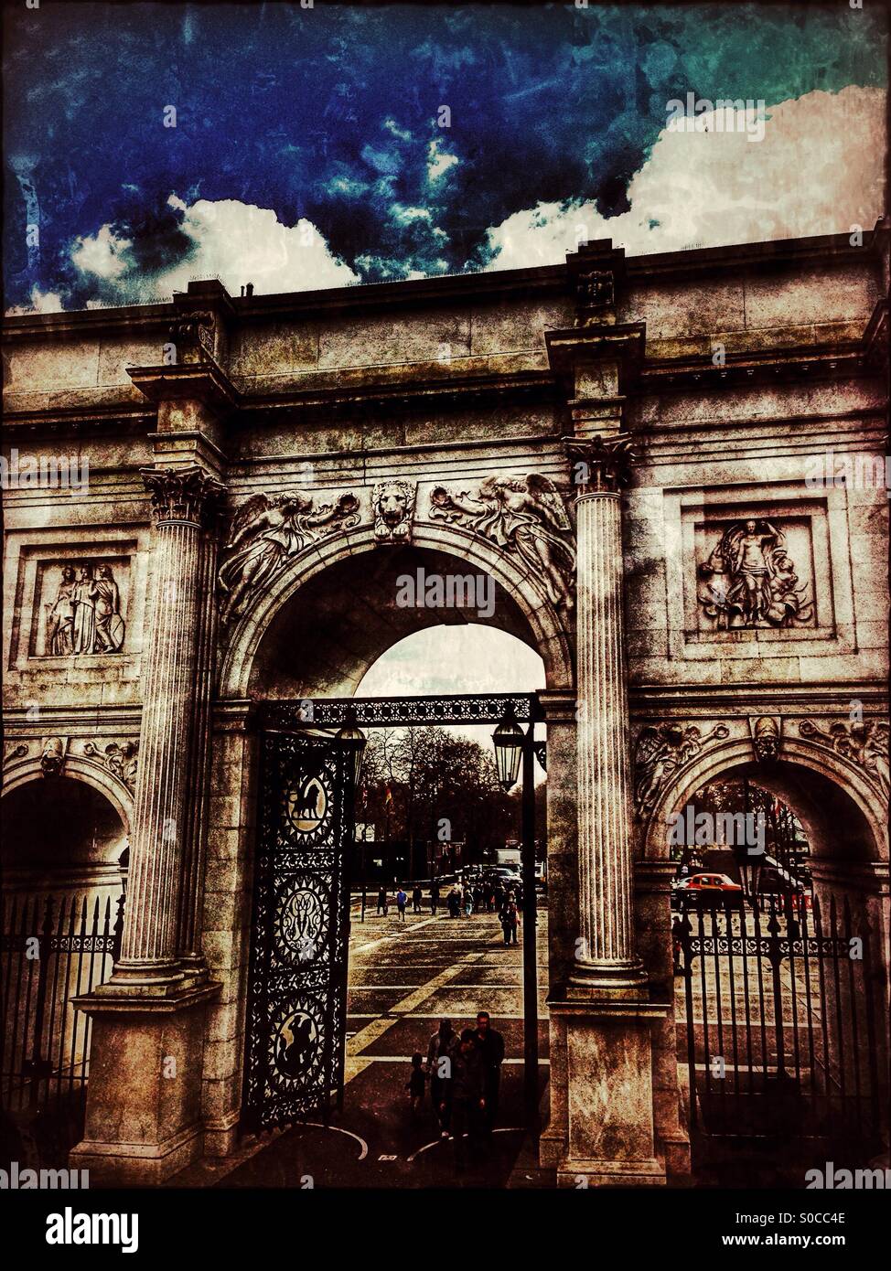 White Marble Faced Triumphal Arch High Resolution Stock Photography and ...