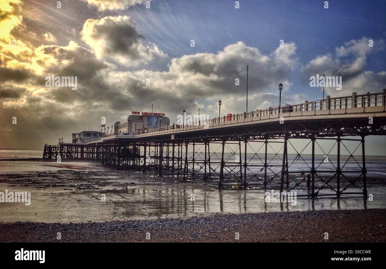 Pier structure hi-res stock photography and images - Alamy