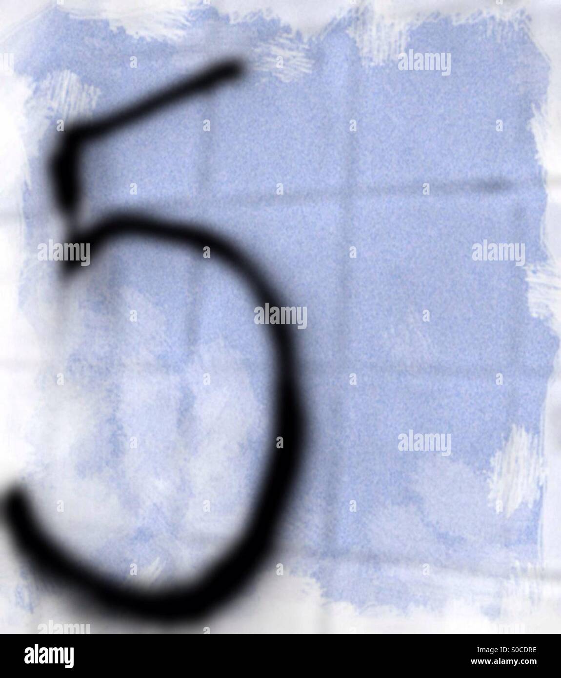 Number 5 in black spray paint Stock Photo - Alamy