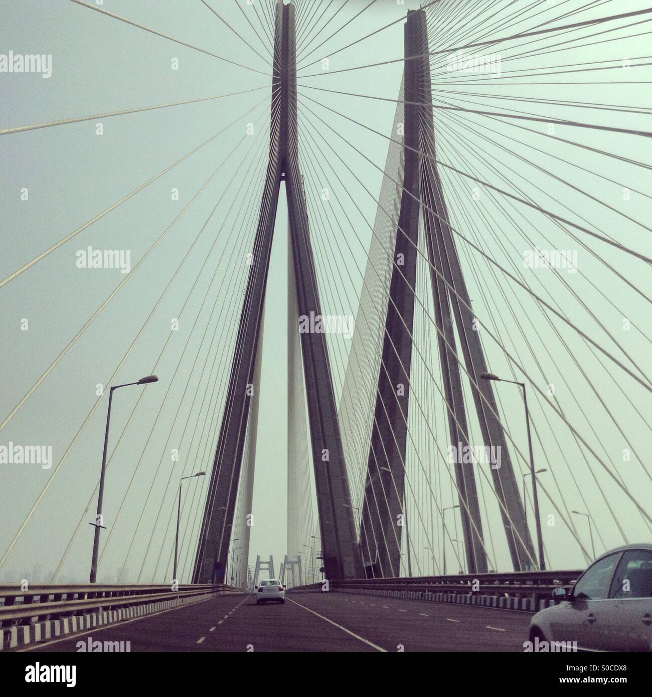 India bridge cable hi-res stock photography and images - Alamy