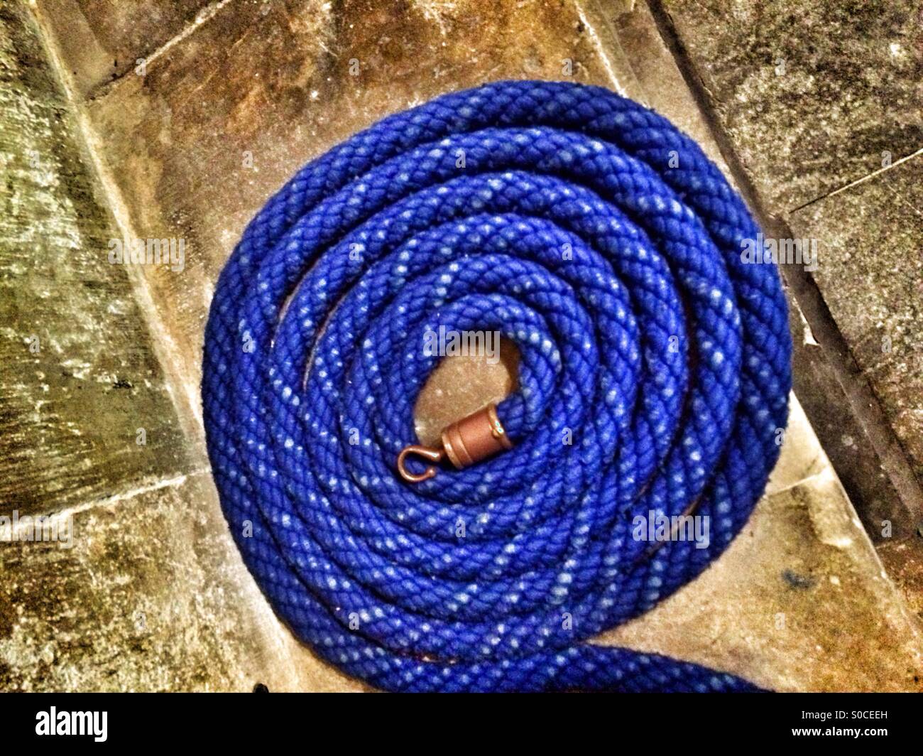 Rope and stone hi-res stock photography and images - Alamy