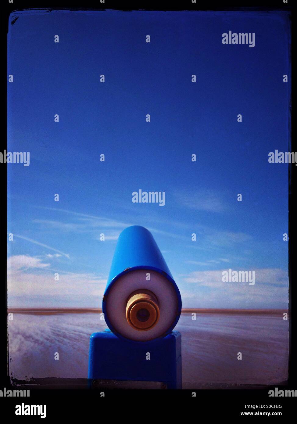 Blue sky telescope hi-res stock photography and images - Alamy