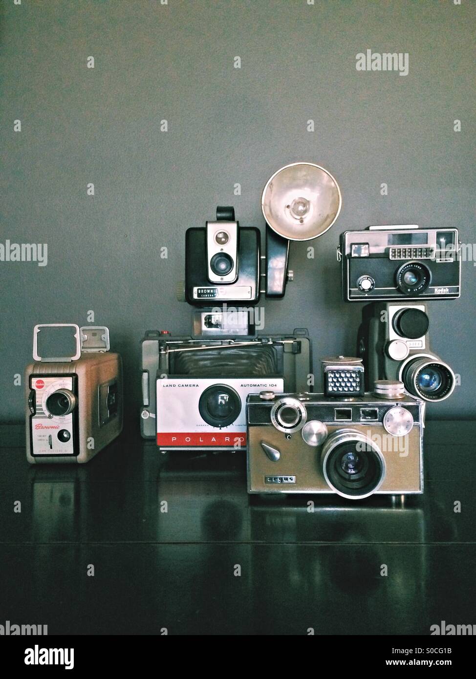 Old school cameras hi-res stock photography and images - Alamy