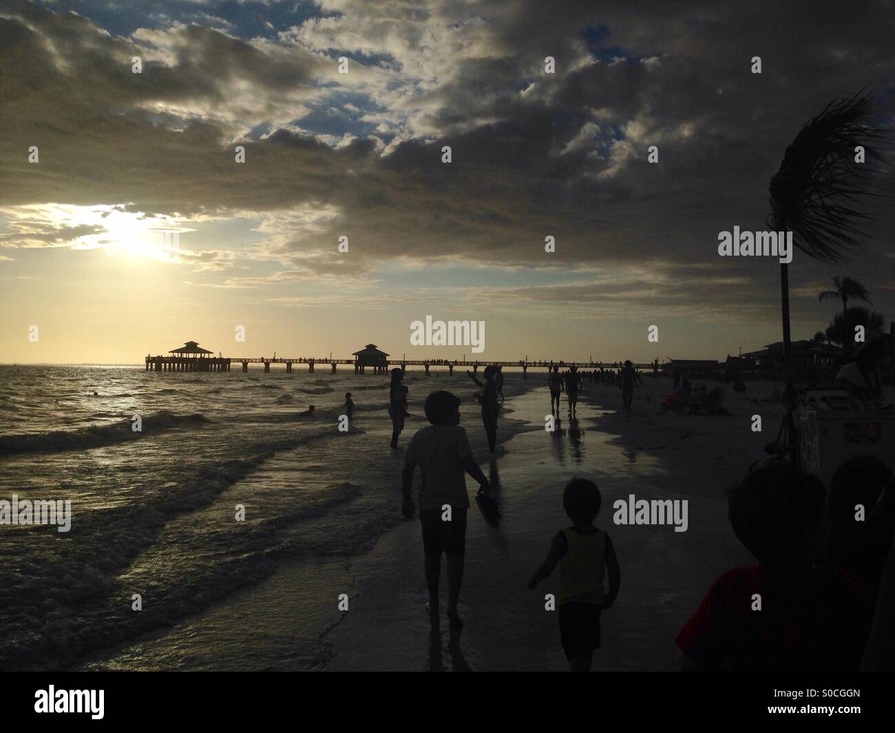 Florida beach sunset hi-res stock photography and images - Alamy