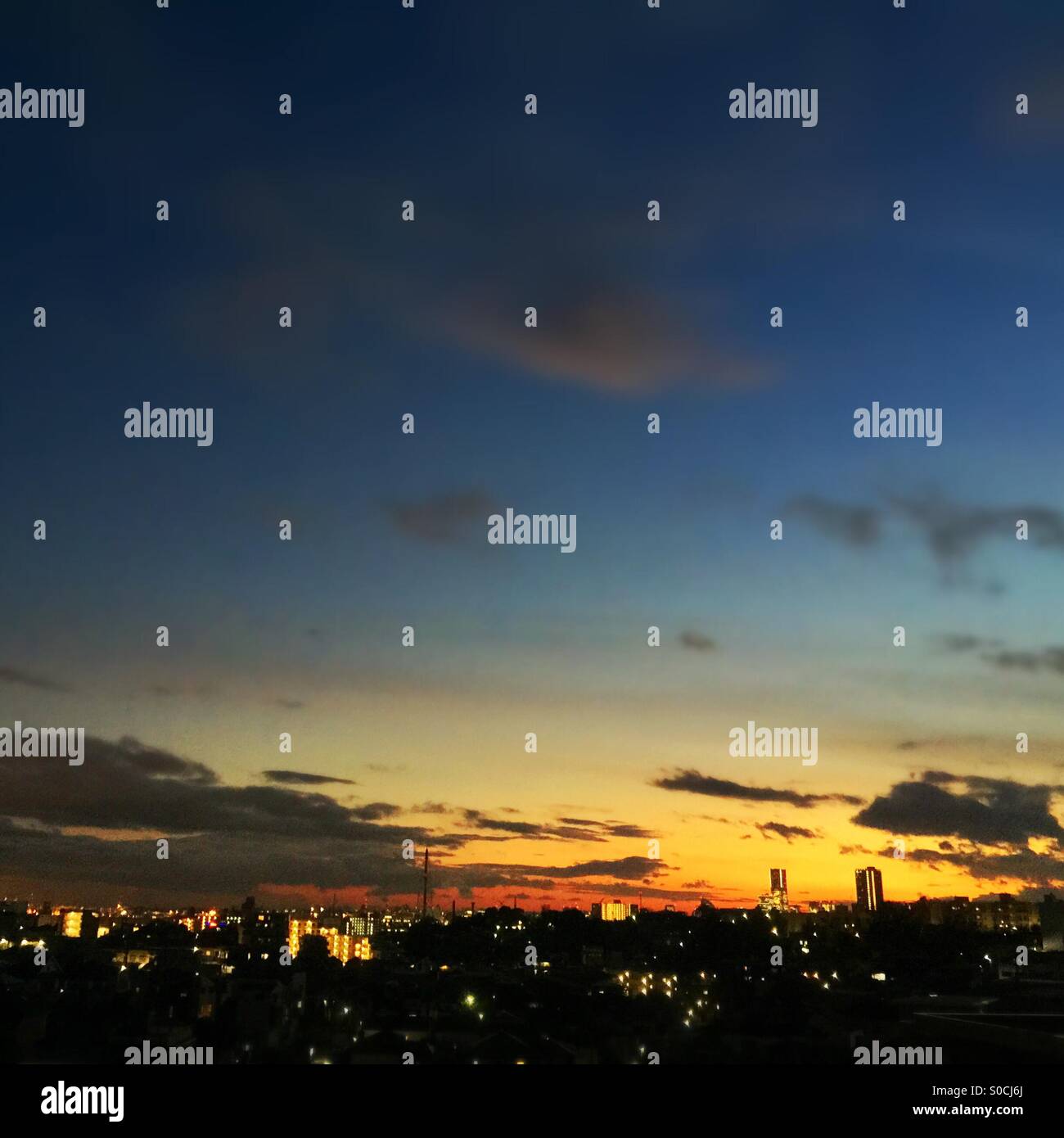 Japan skyline hi-res stock photography and images - Alamy