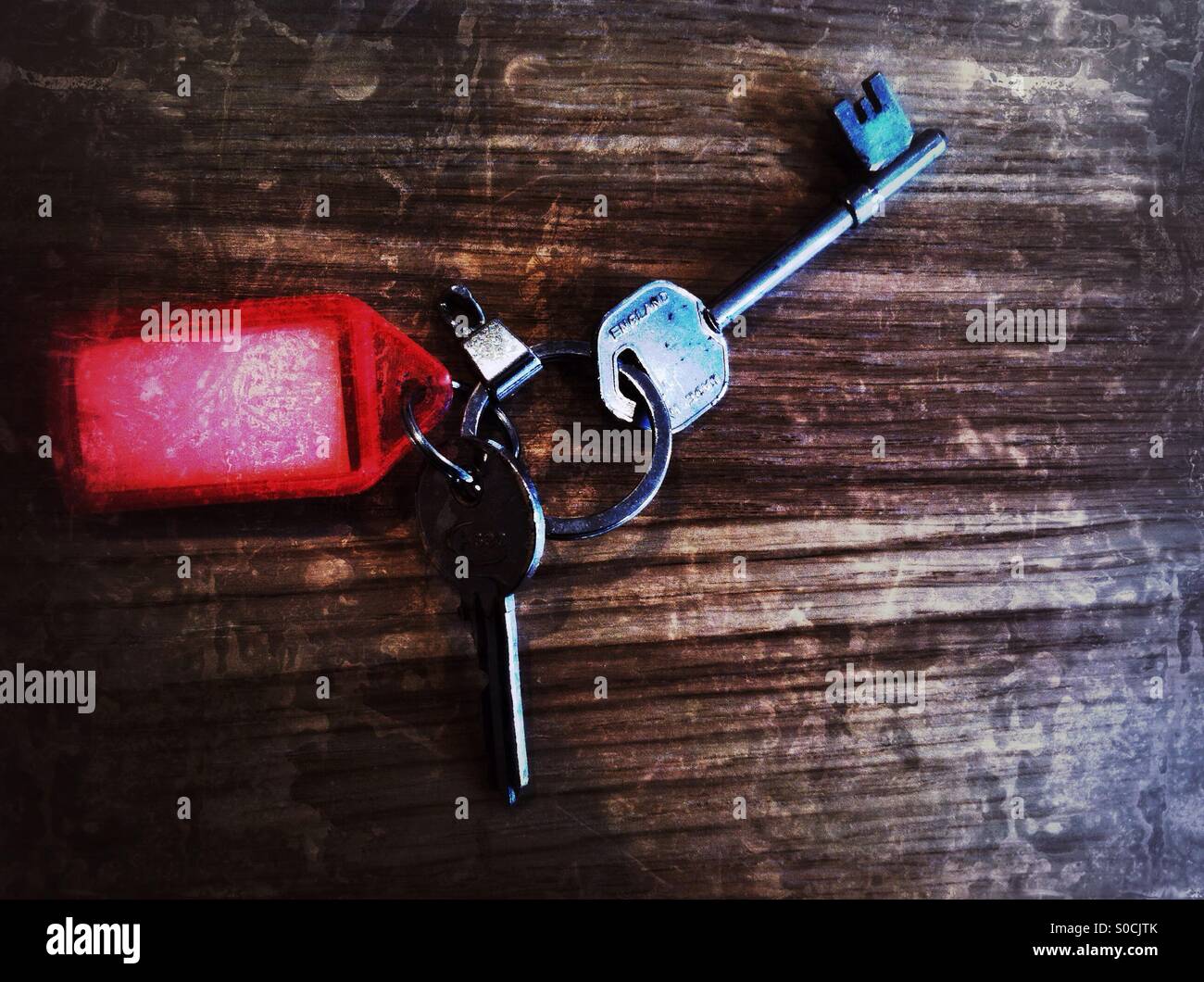 Red key ring hi-res stock photography and images - Alamy