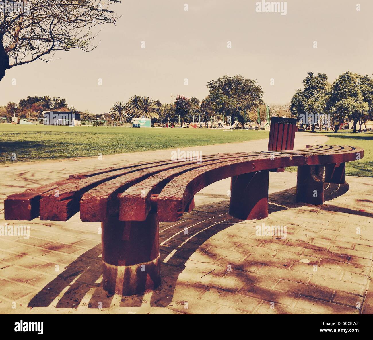 Empty sitting bench hi-res stock photography and images - Alamy