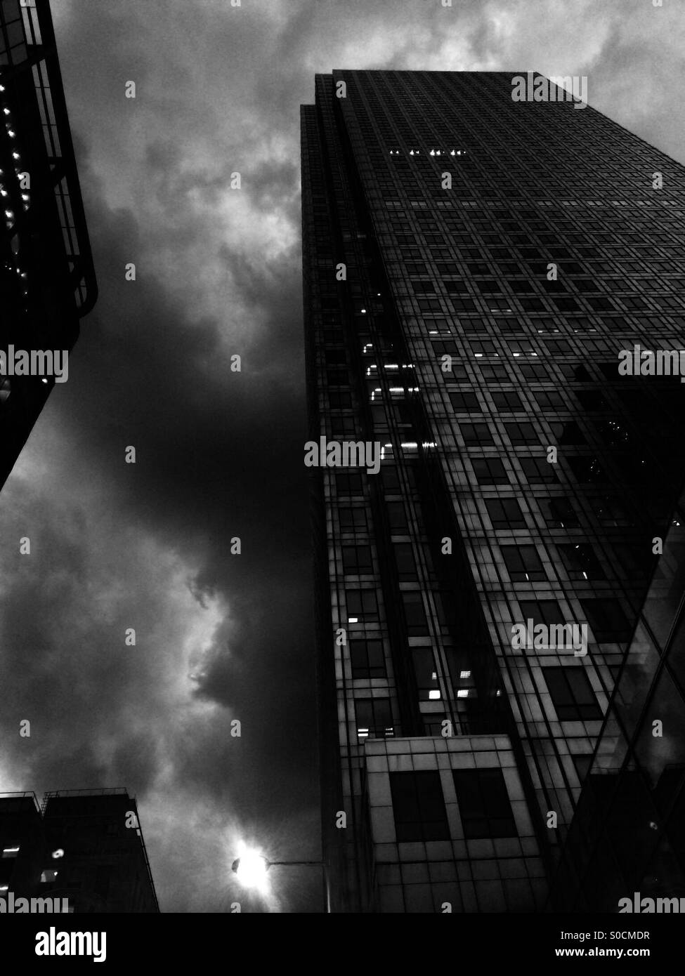 Canada square canary wharf Black and White Stock Photos & Images - Alamy