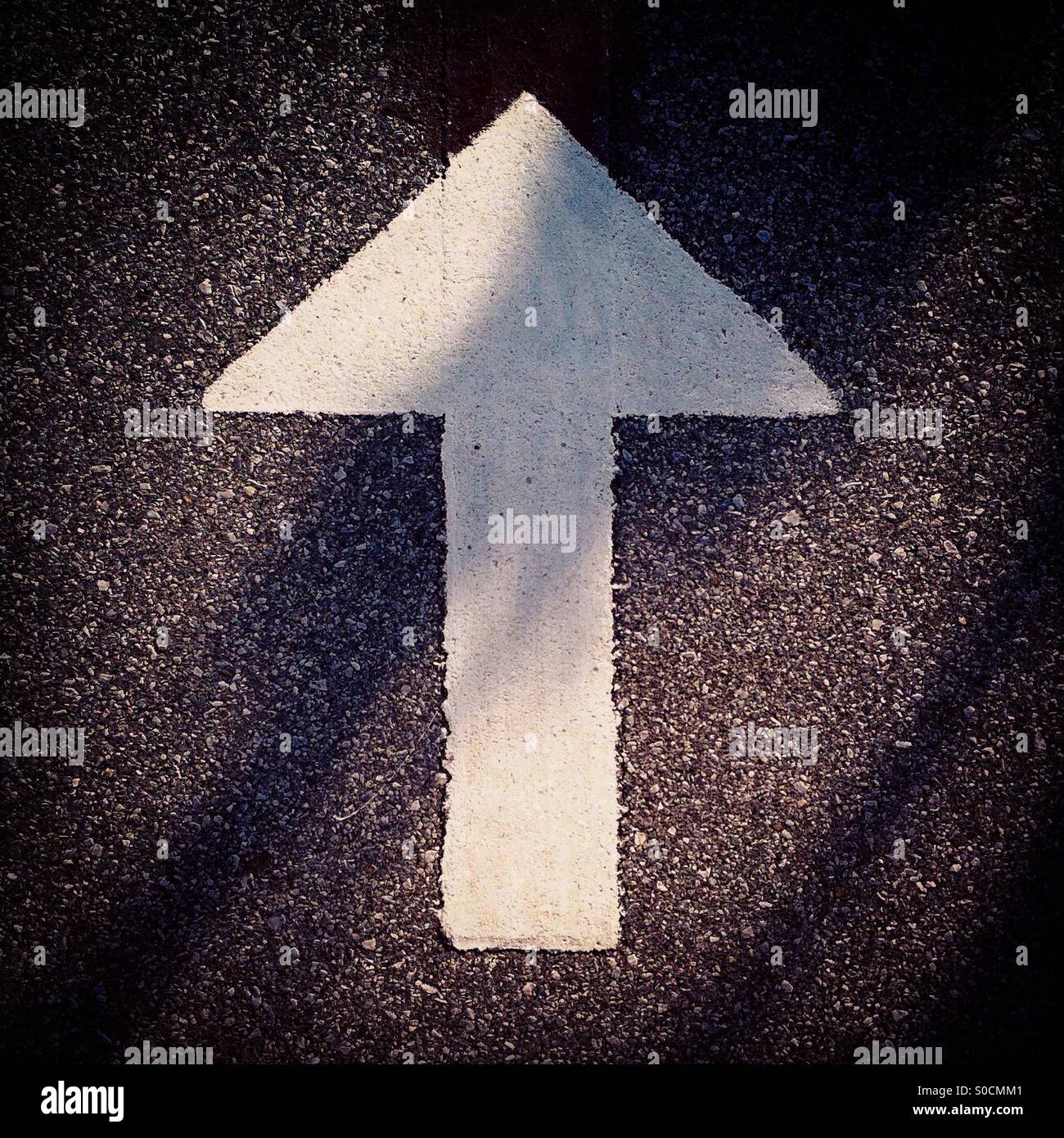 White arrow showing up Stock Photo - Alamy