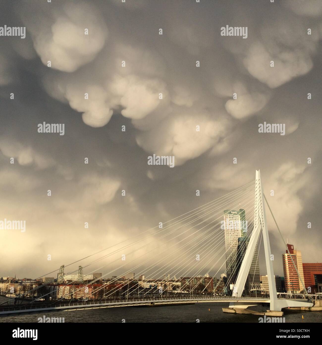 Mamatus cloud hi-res stock photography and images - Alamy