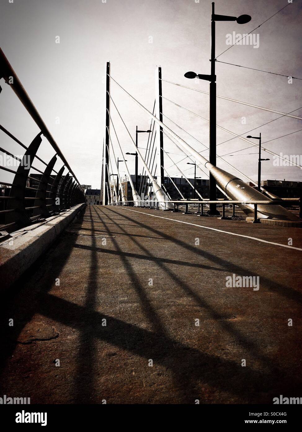 Modern bridges hi-res stock photography and images - Alamy
