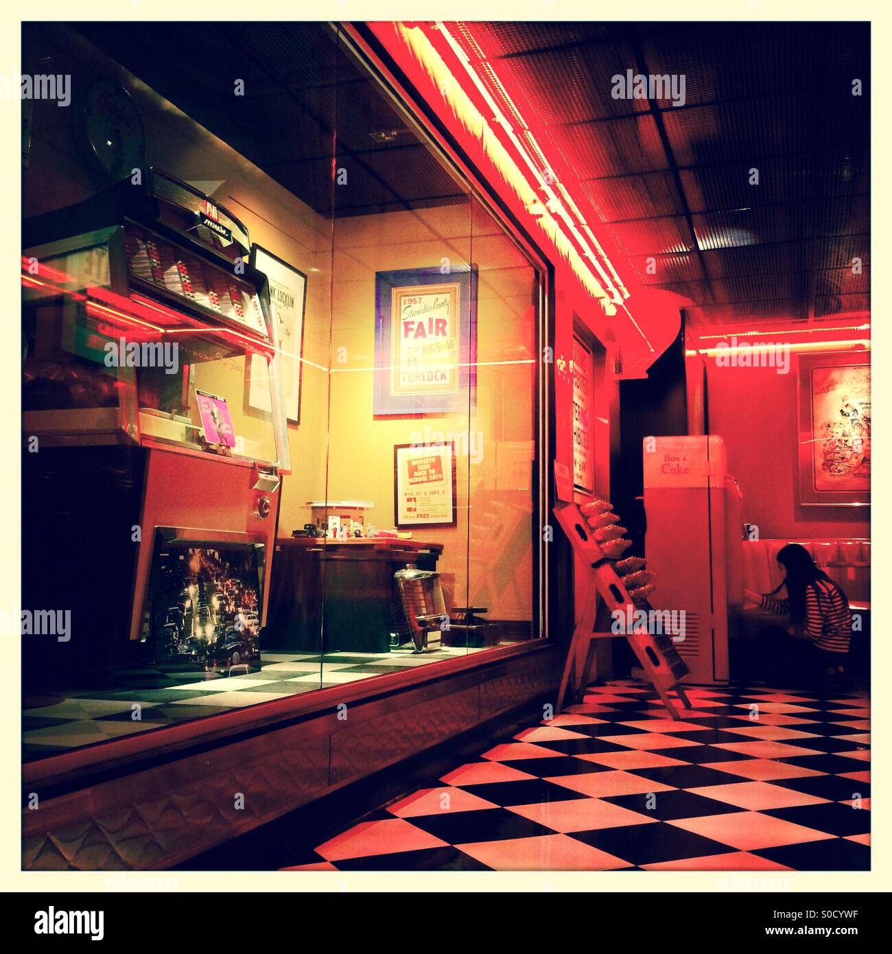 1950s coke machine hi-res stock photography and images - Alamy