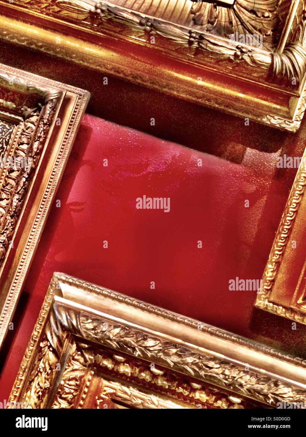 Gilded frames hi-res stock photography and images - Alamy