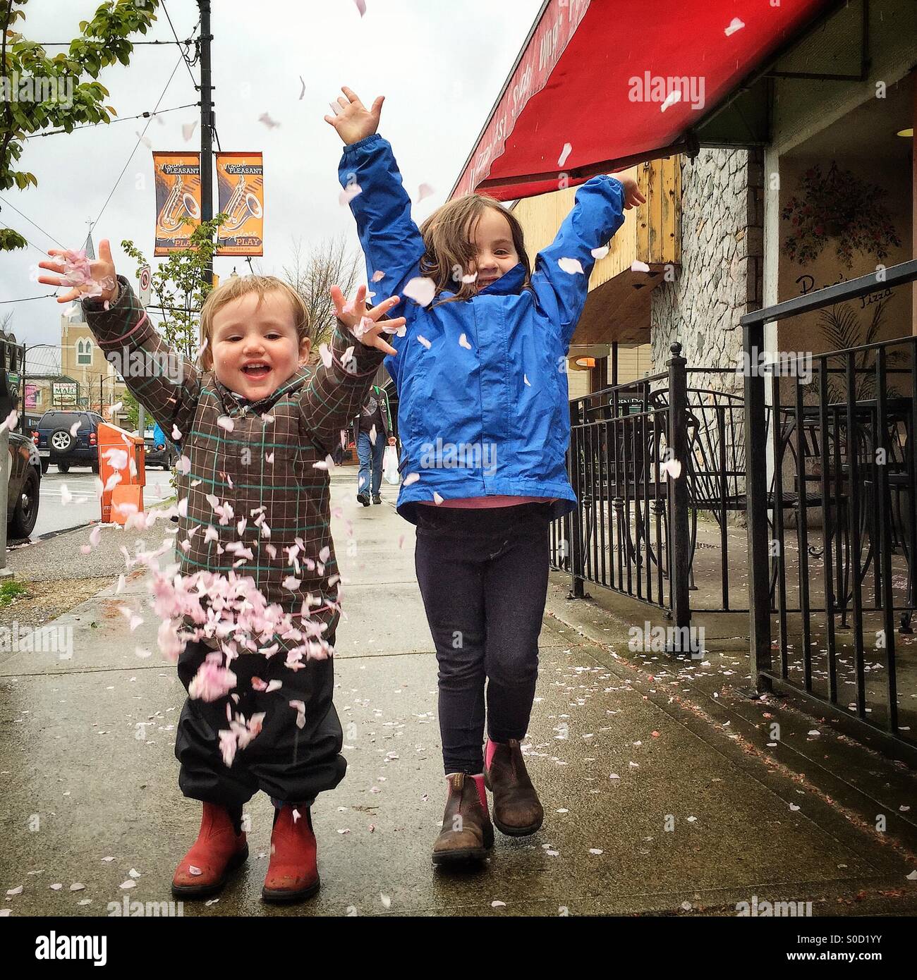 Children confetti hi-res stock photography and images - Alamy
