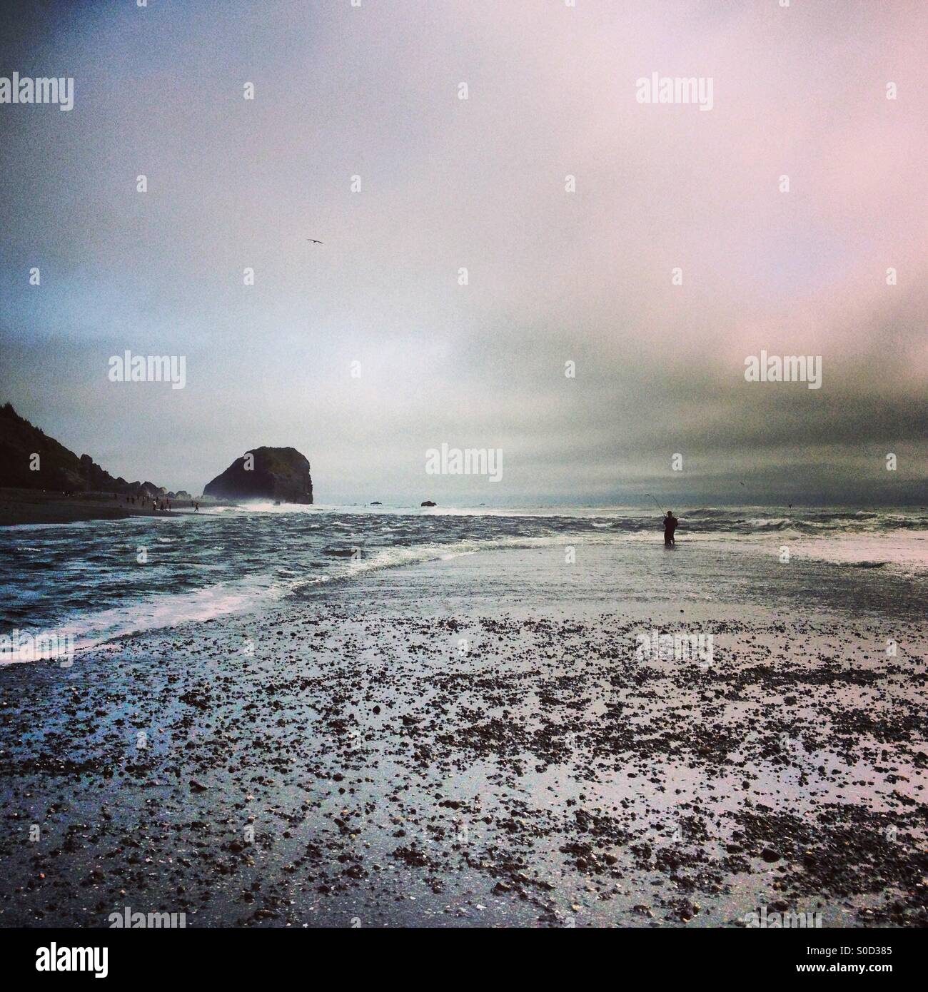 Dark beach hi-res stock photography and images - Alamy