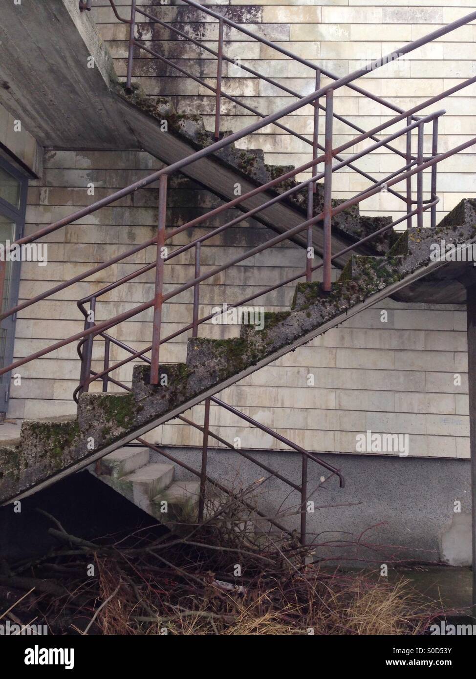 Walk building hi-res stock photography and images - Alamy