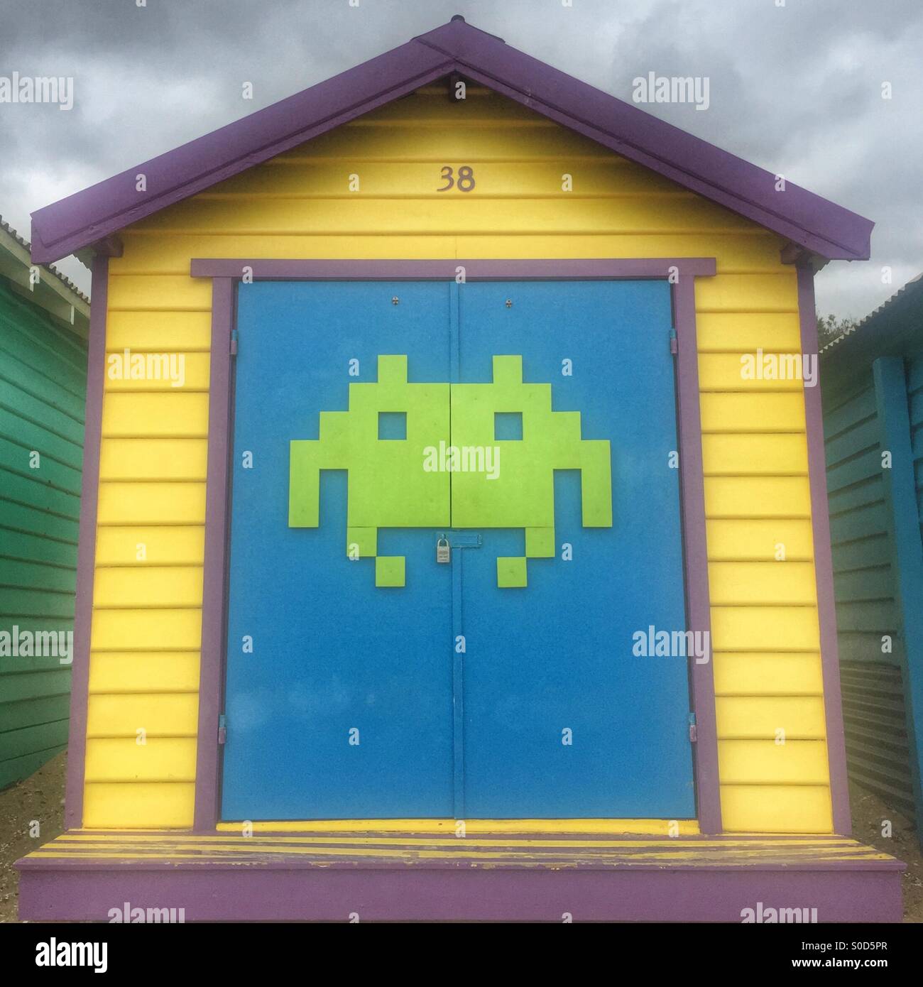 Space invaders hi-res stock photography and images - Alamy