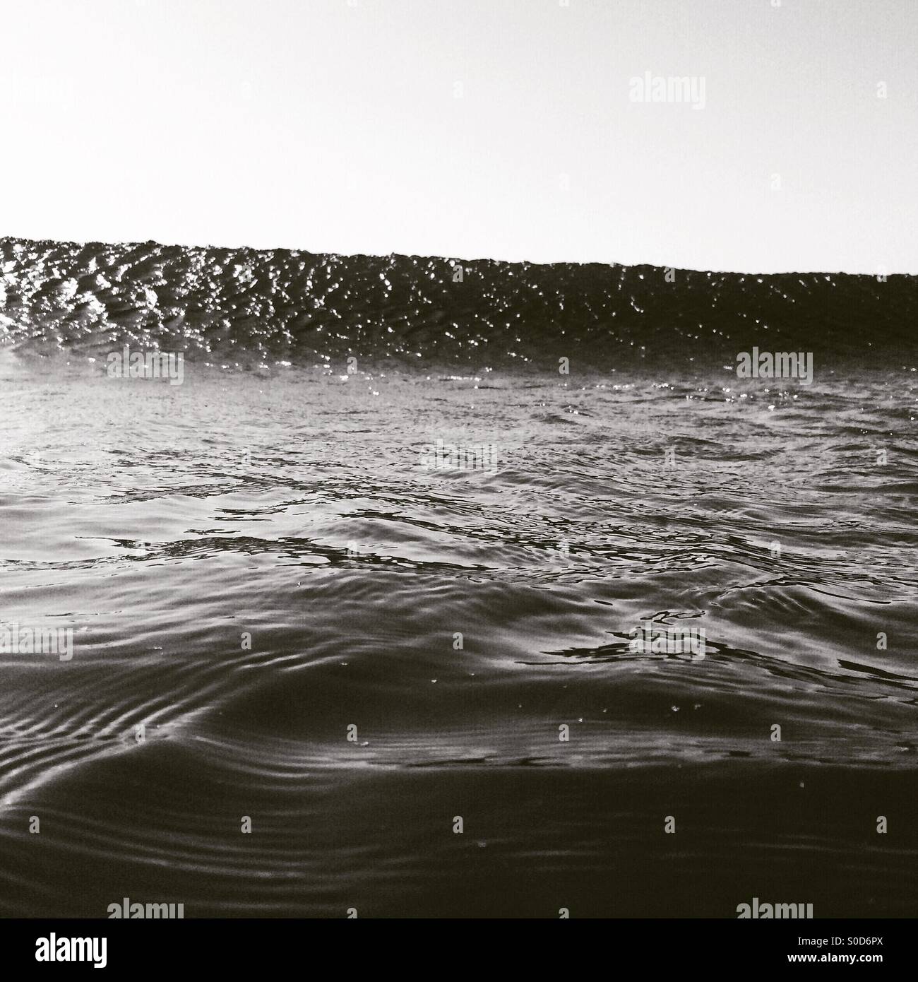 Coming wave hi-res stock photography and images - Alamy