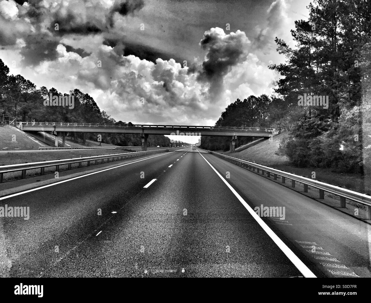 Open highway hi-res stock photography and images - Alamy